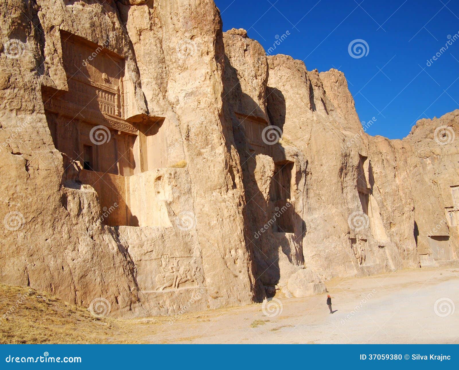 Naqsh-e Rustam photo stock. Image du histoire, iran, artaxerxès - 37059380