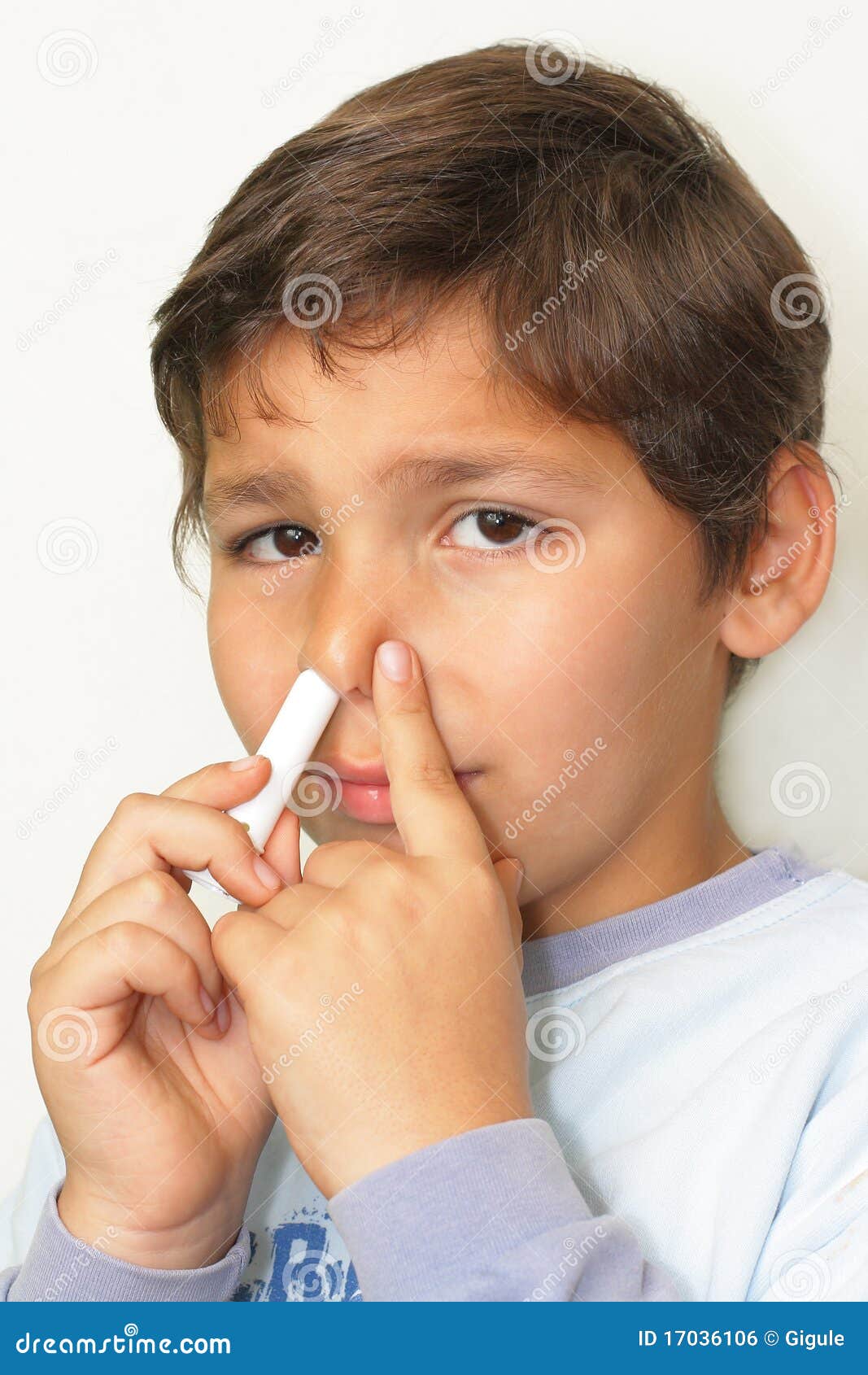 Nariz Congestionada E Inhalador Foto de archivo - Imagen de convite ...