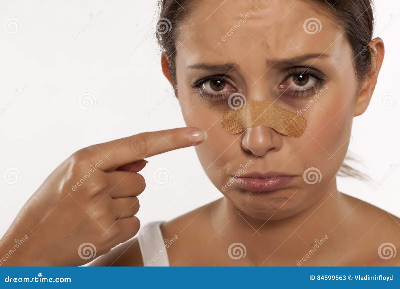 Nariz lastimada imagen de archivo. Imagen de blanco, americano - 84599563