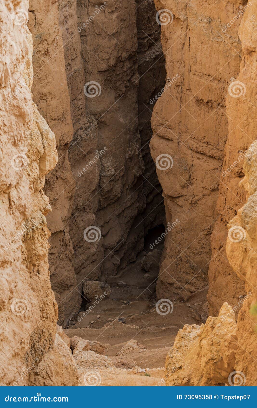 Narrow gap of Bryce Canyon stock photo. Image of famous - 73095358