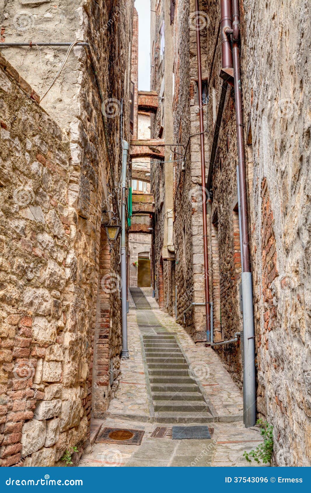 Narrow italian alley stock photo. Image of urban, narrow - 37543096