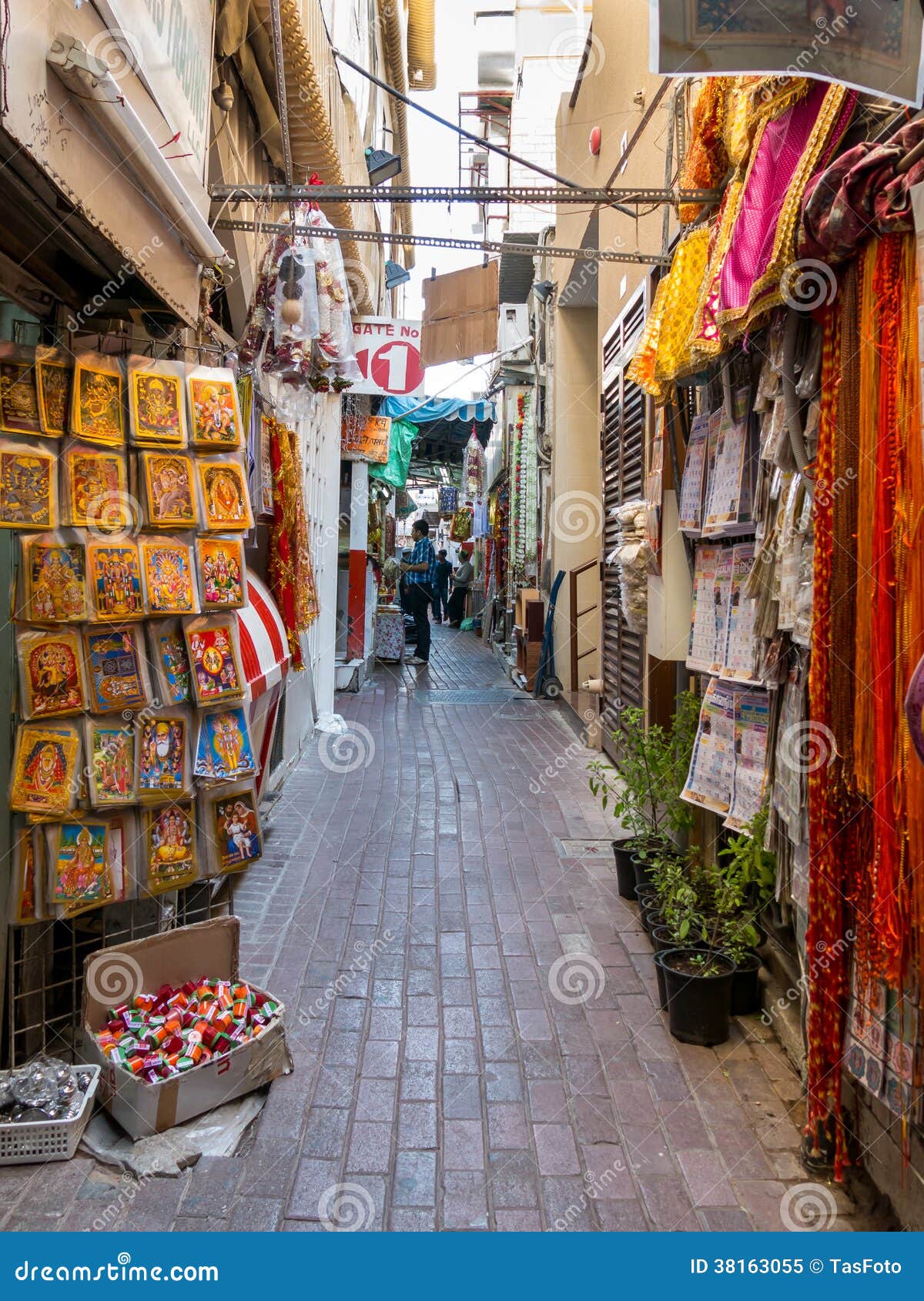 Narrow Street of the Textile Souk in Bur Dubai Editorial Image - Image ...