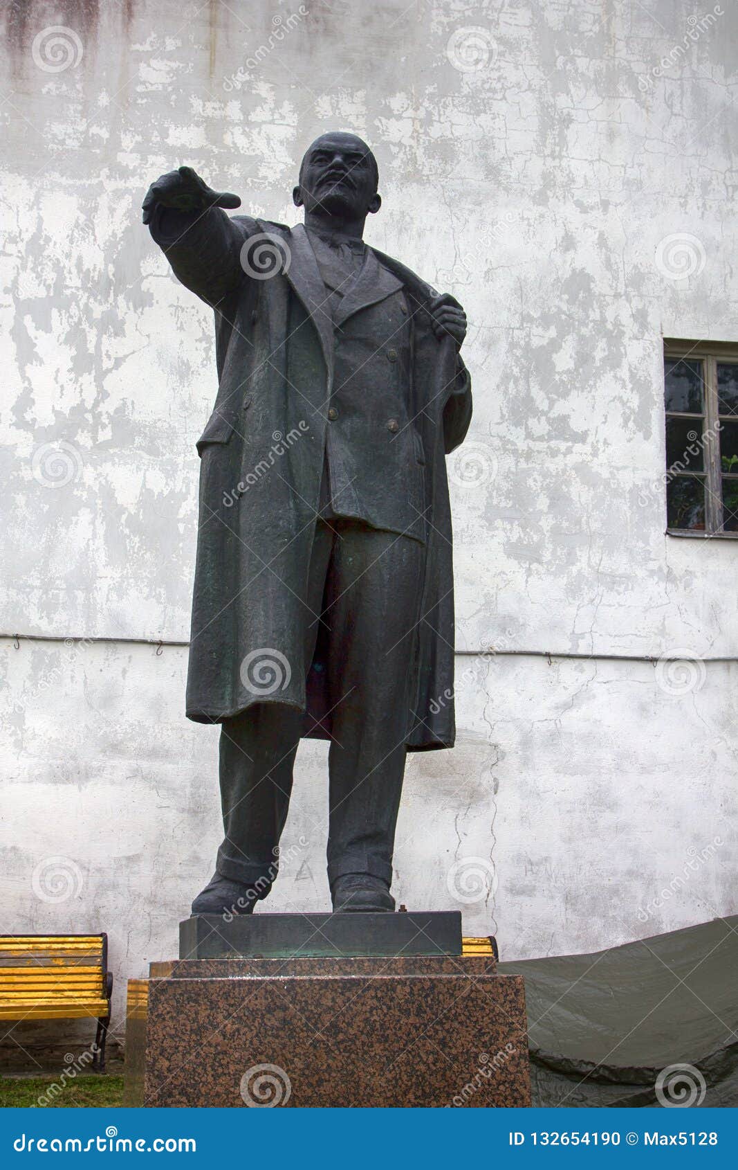 Narva. Estonia. Bronze Monument Of Lenin In A Typical Pose Editorial ...