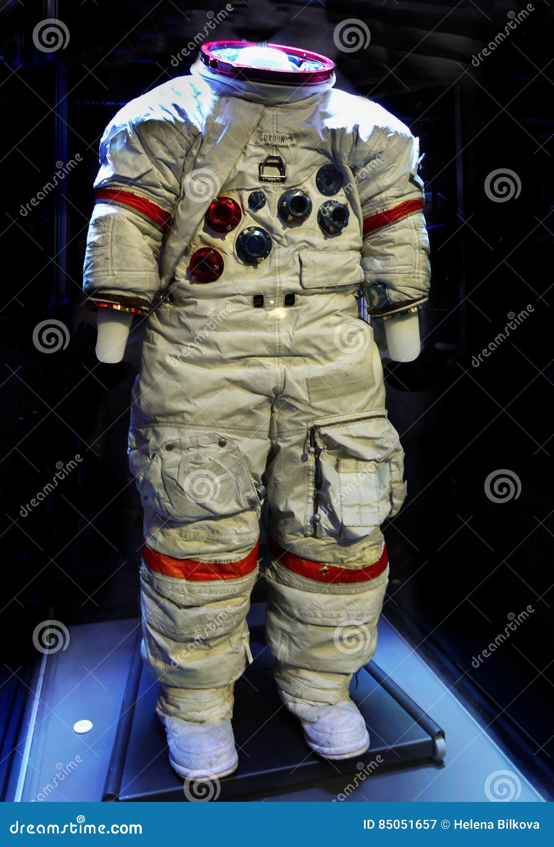 NASAÂ´s Astronaut Space Suit Editorial Photography - Image of nasas ...