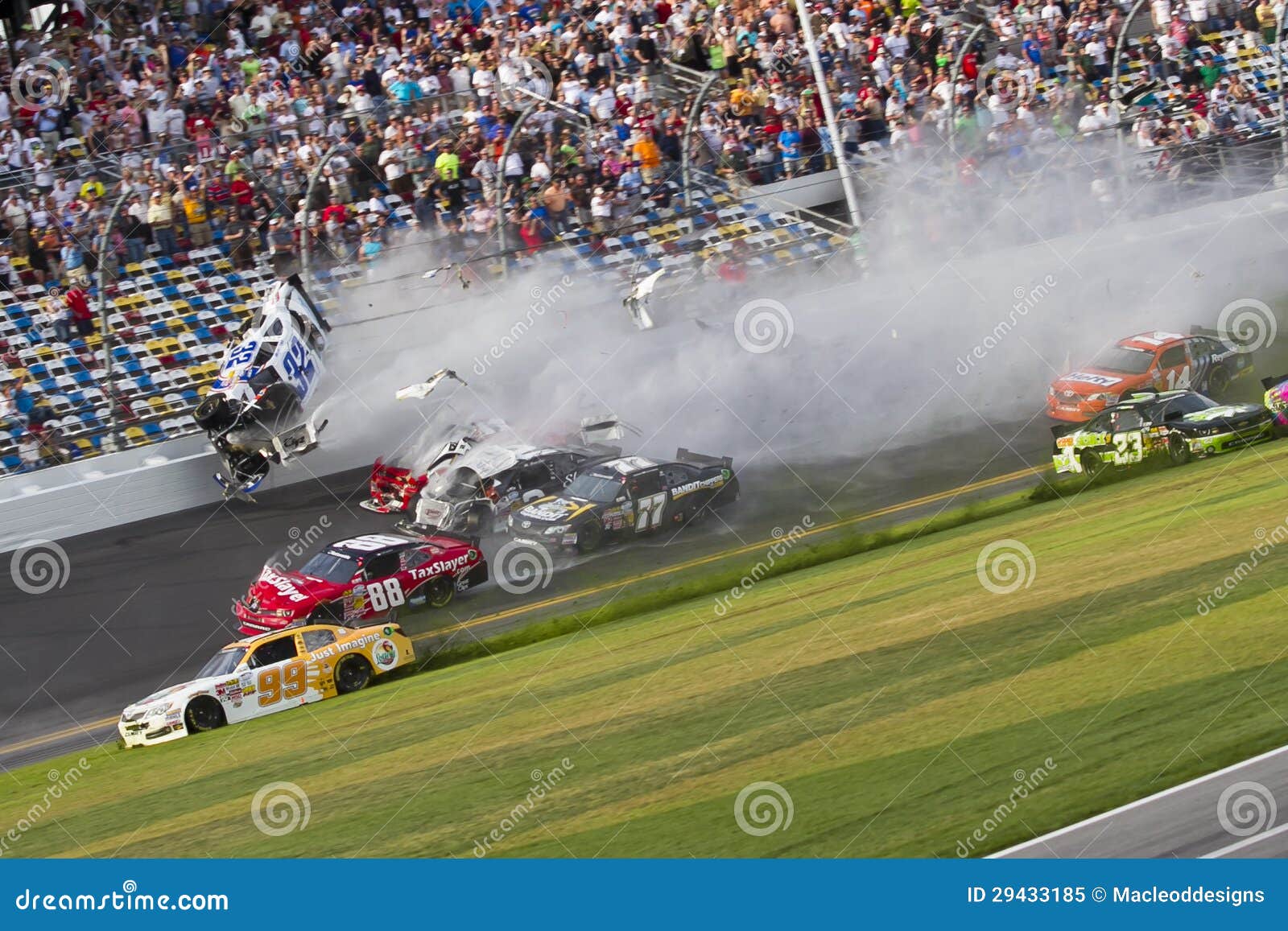 NASCAR: Kyle Larson Wrecks at Daytona Editorial Image - Image of speed ...