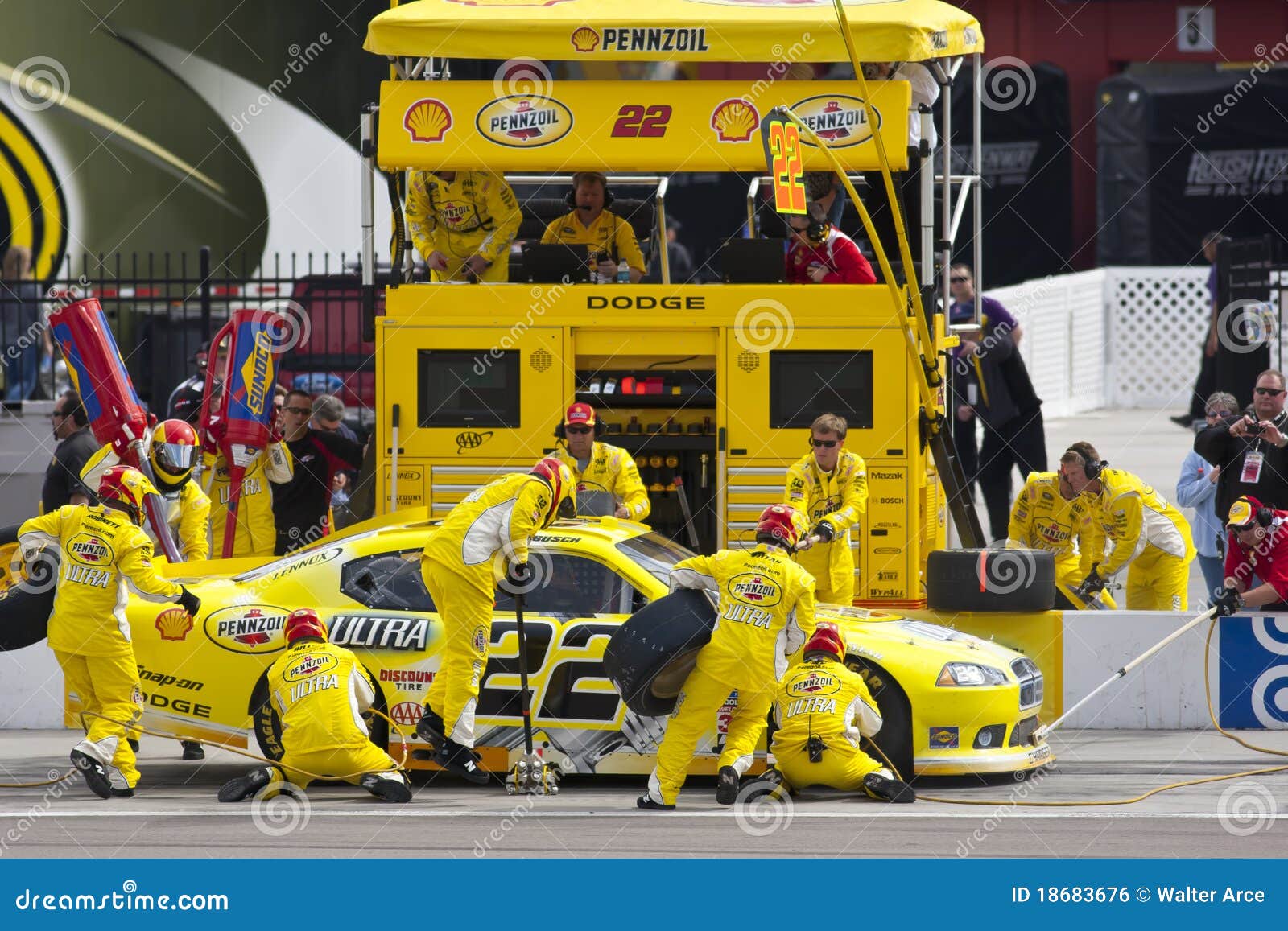NASCAR: Mar 06 Kobalt Tools 400 Editorial Photo - Image of teamwork ...