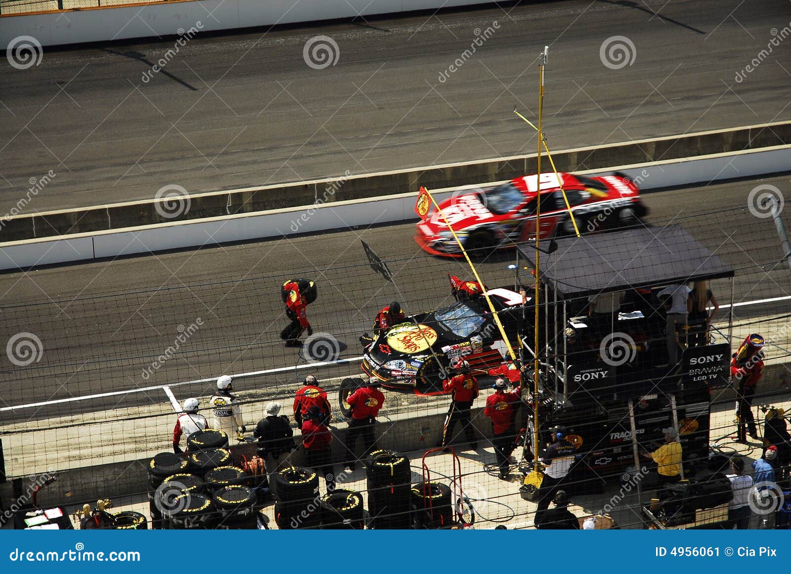 NASCAR pit stop editorial photo. Image of automobile, auto - 4956061