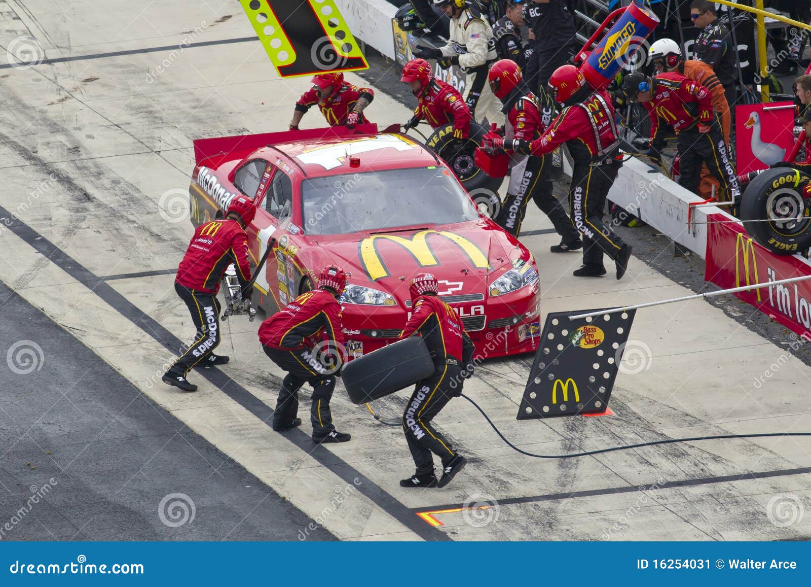 NASCAR: Sep 26 AAA 400 editorial photo. Image of nascar - 16254031