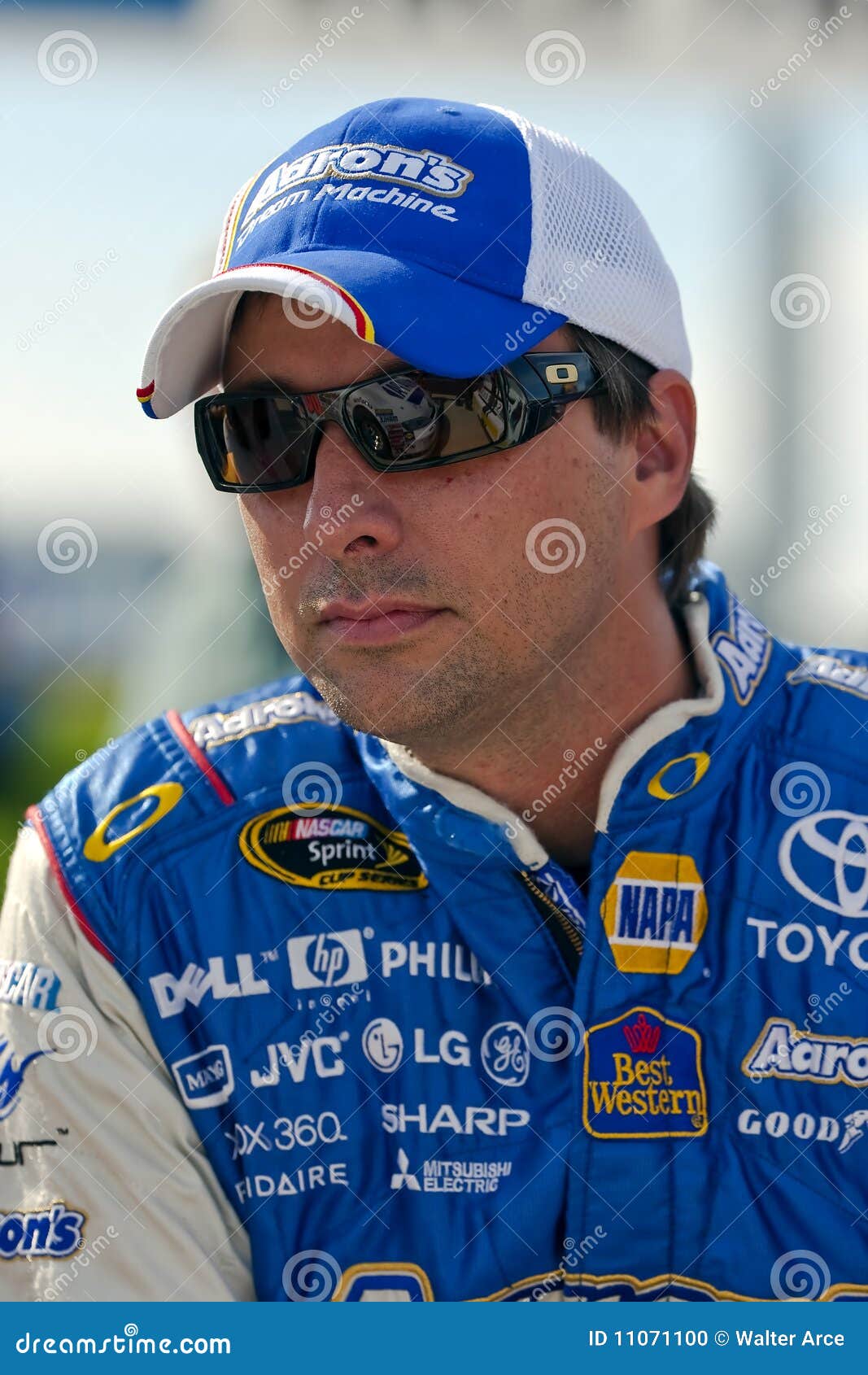 NASCAR: September 25 AAA 400 Editorial Image - Image of raceway, sports ...