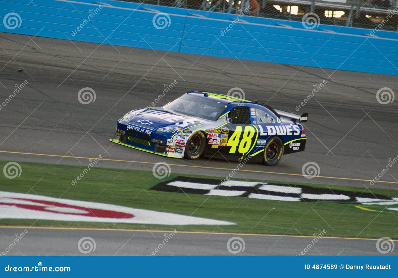 NASCAR Subway Fresh 500 editorial stock image. Image of hendrick - 4874589
