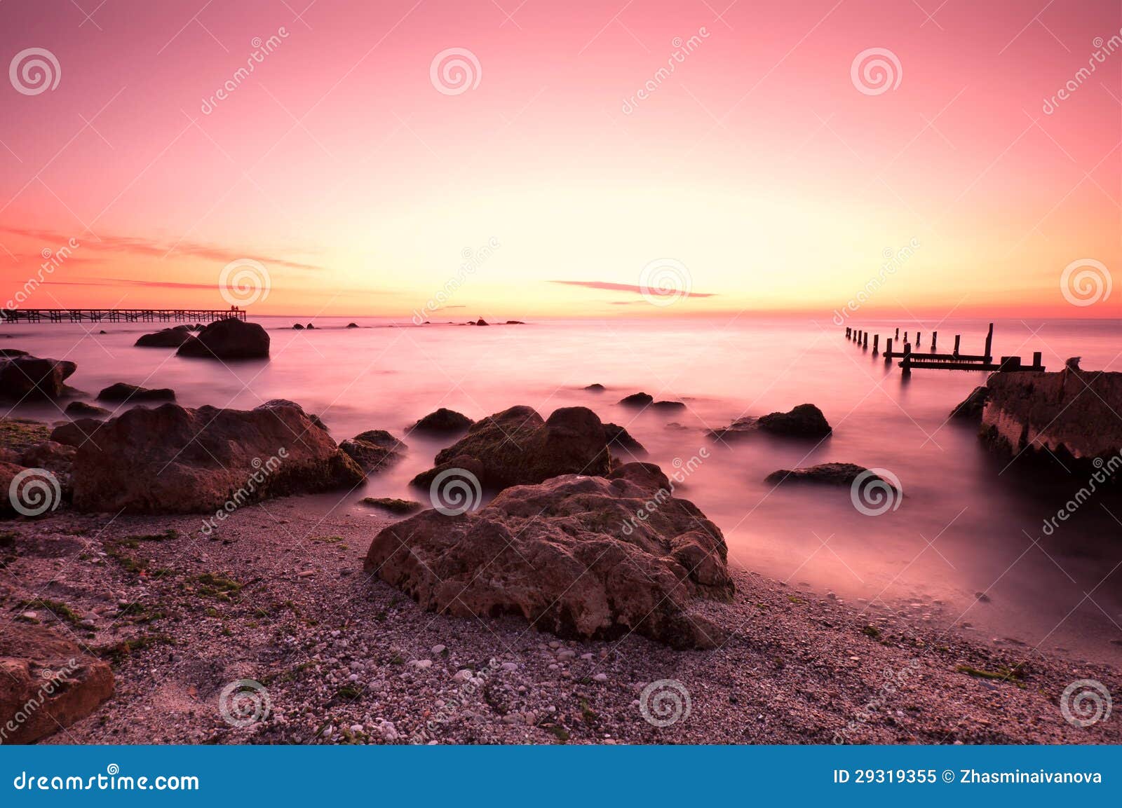 Nascer do sol cor-de-rosa imagem de stock. Imagem de sunset - 29319355