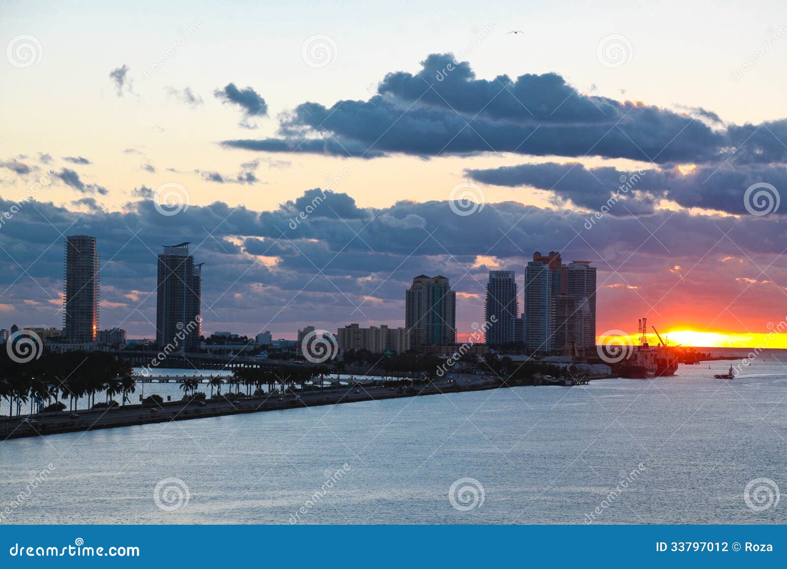 Nascer Do Sol Em Miami Beach Foto de Stock - Imagem de oceano, costa ...