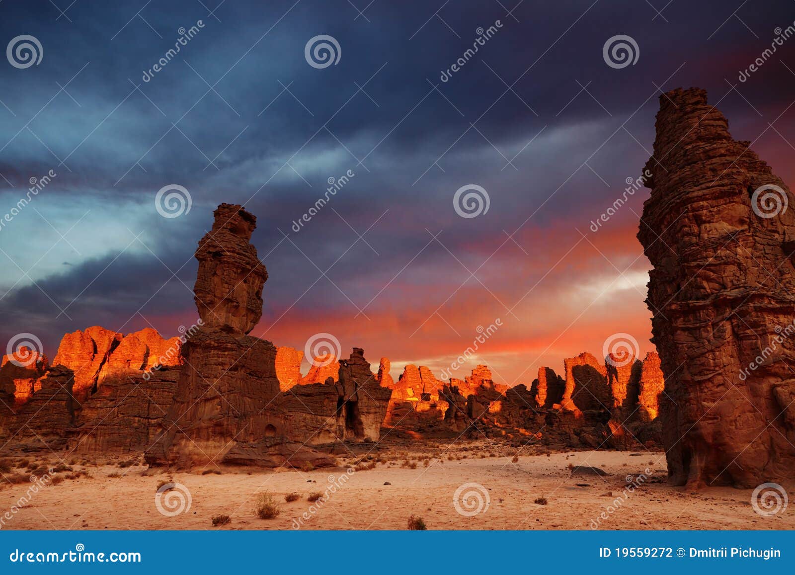 Nascer Do Sol No Deserto De Sahara Foto de Stock - Imagem de areia ...