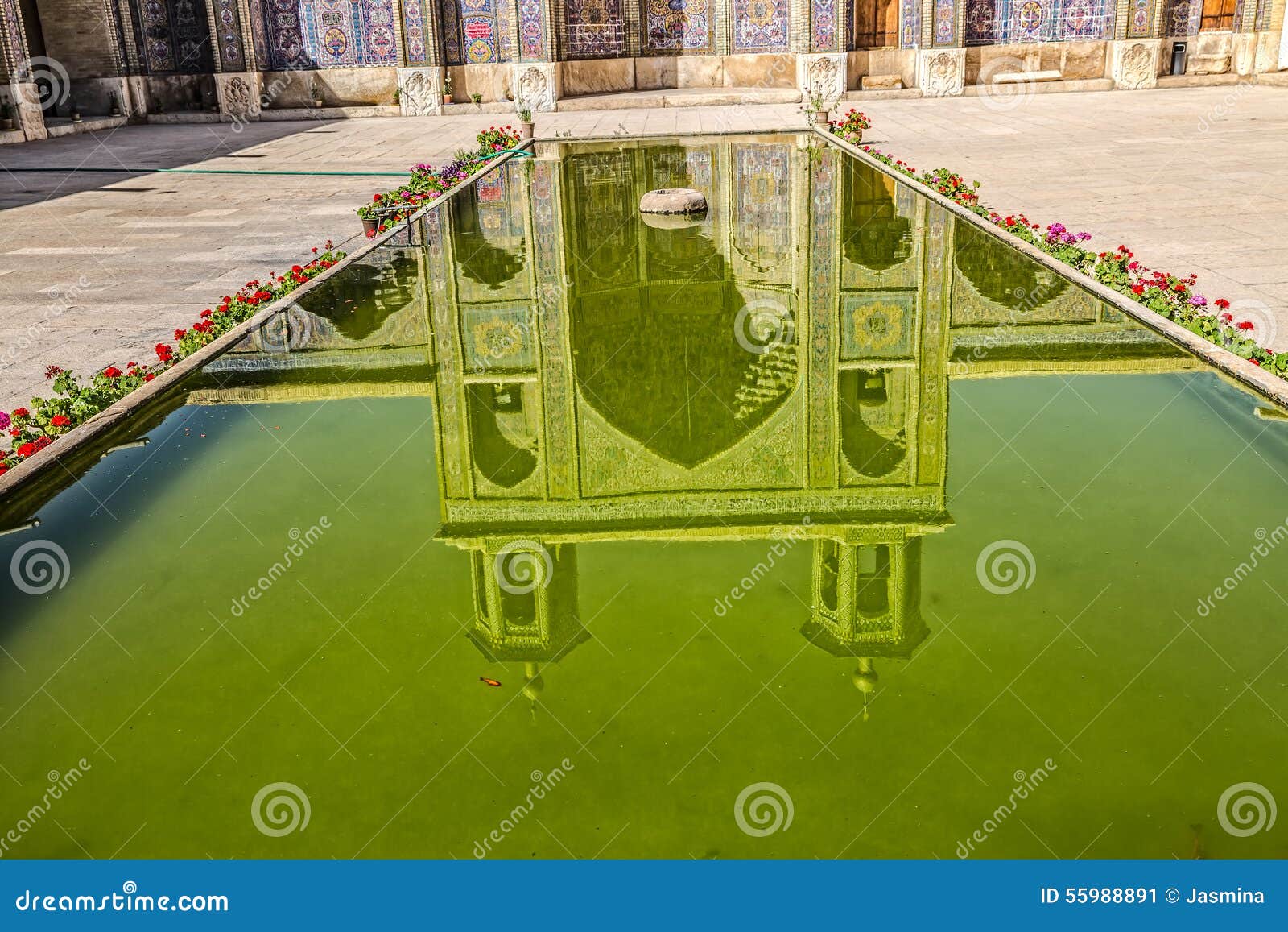 Nasir Al-Mulk Mosque Pool Reflection Editorial Photo - Image of travel ...