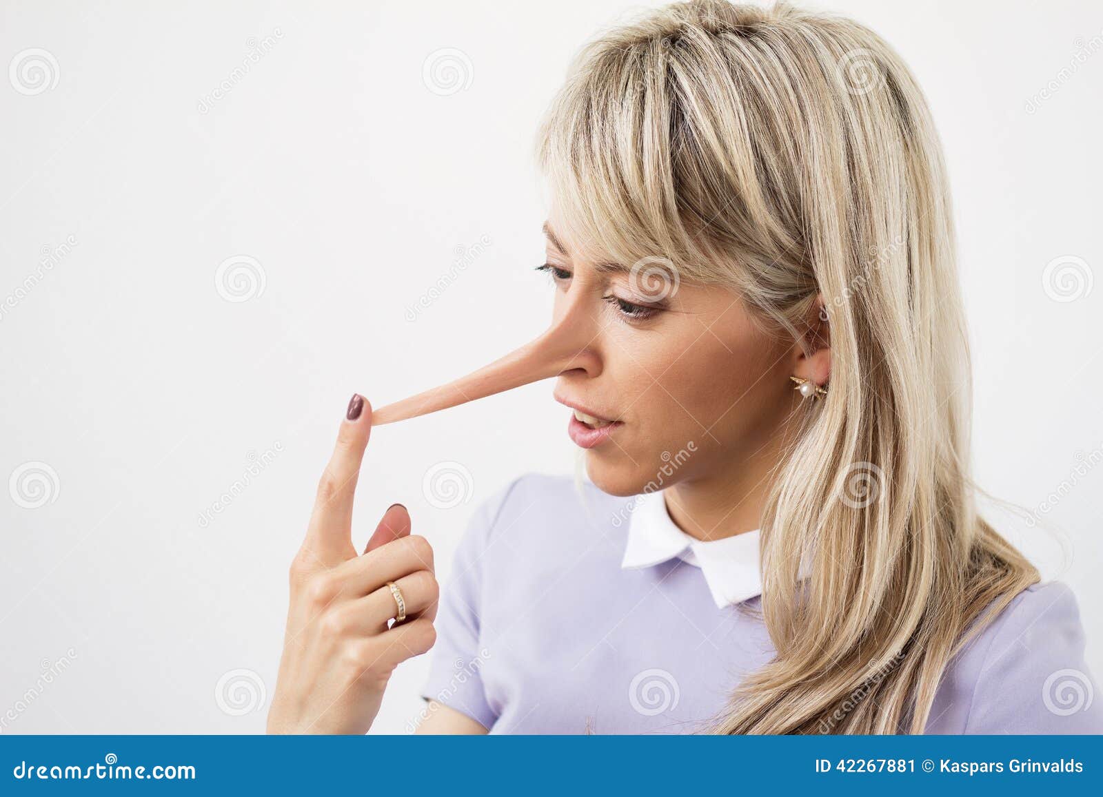 Naso del bugiardo immagine stock. Immagine di barretta - 42267881