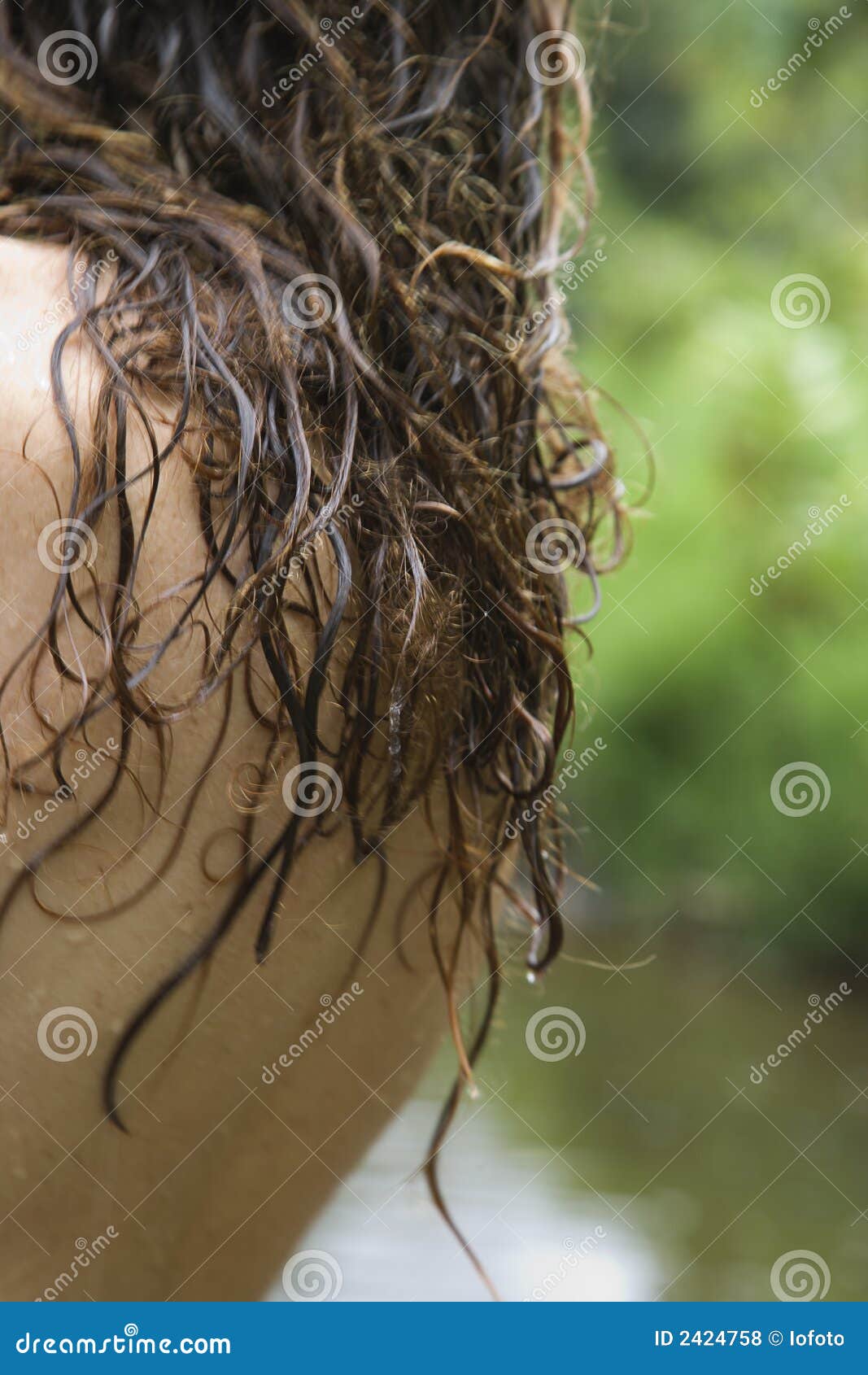 Nat haar van vrouw. stock foto. Image of maui, uitgelijnd - 2424758