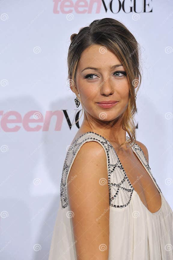 Natalie Dreyfuss editorial stock image. Image of featureflash - 26290734