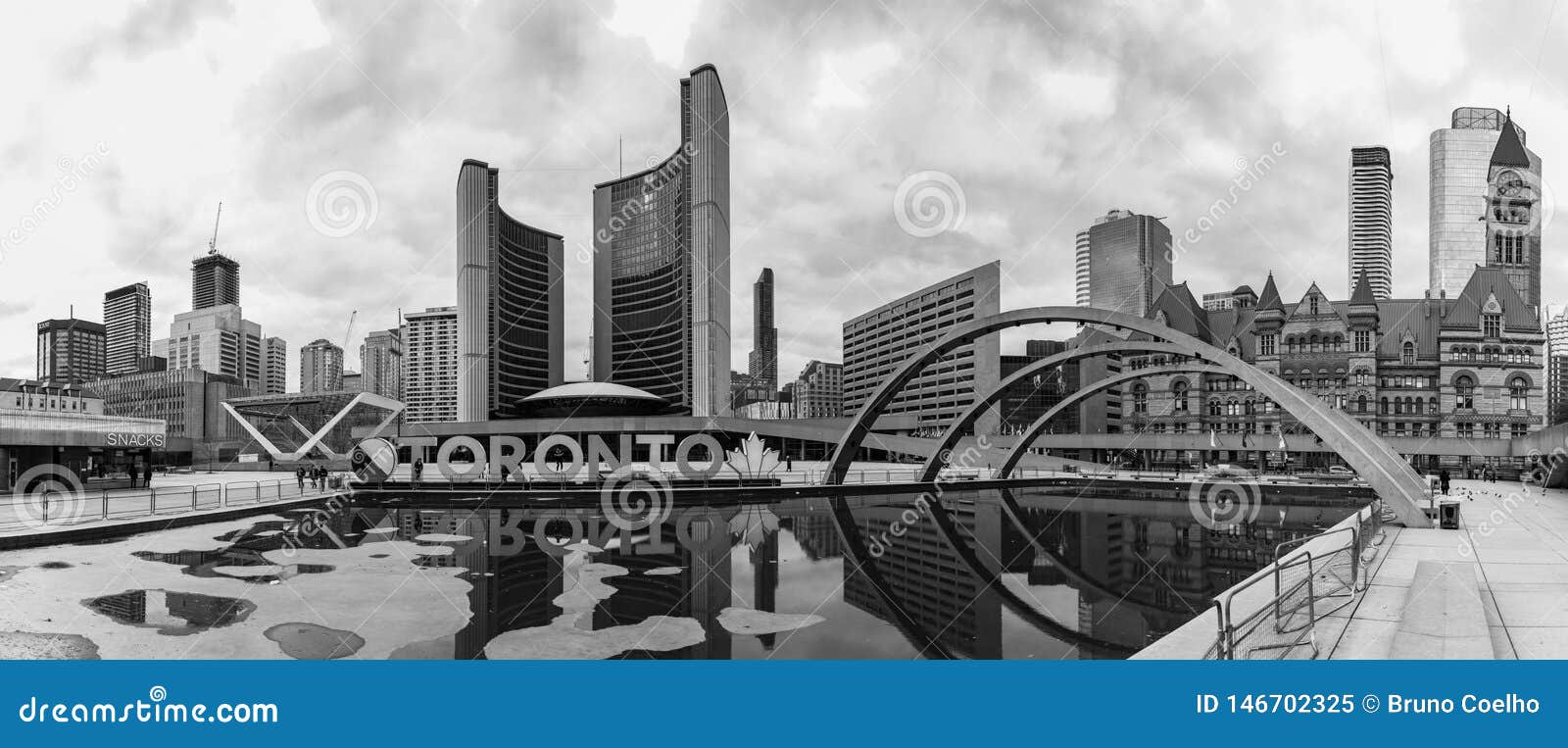 Nathan Phillips Square I editorial image. Image of symbol - 146702325
