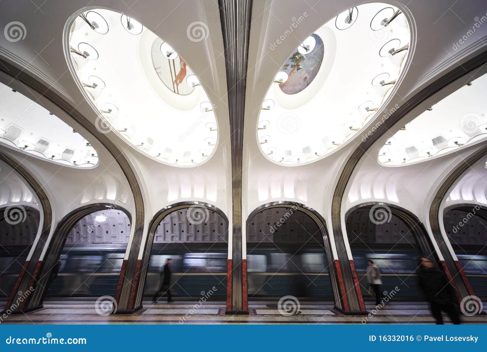National Architecture Monument - Metro Station Editorial Photo - Image ...
