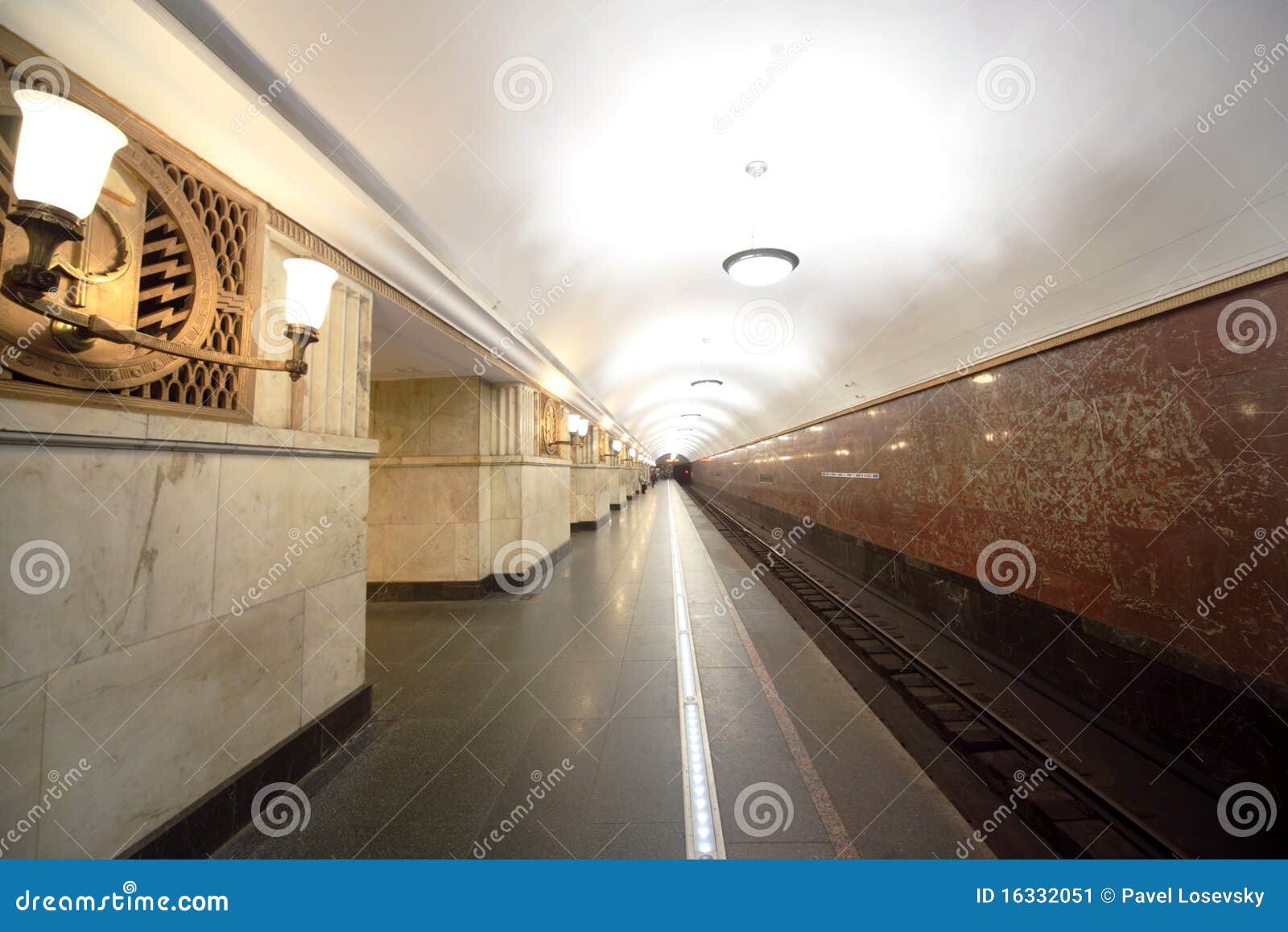 National Architecture Monument - Metro Station Editorial Photo - Image ...