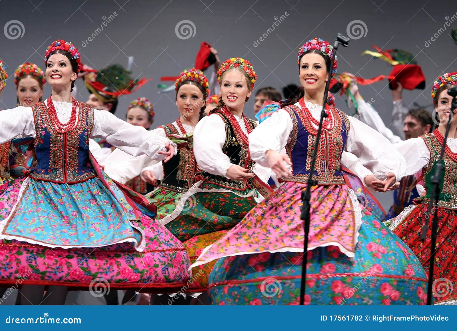 National Dance Troupe of Poland - Mazowsze Editorial Photography ...