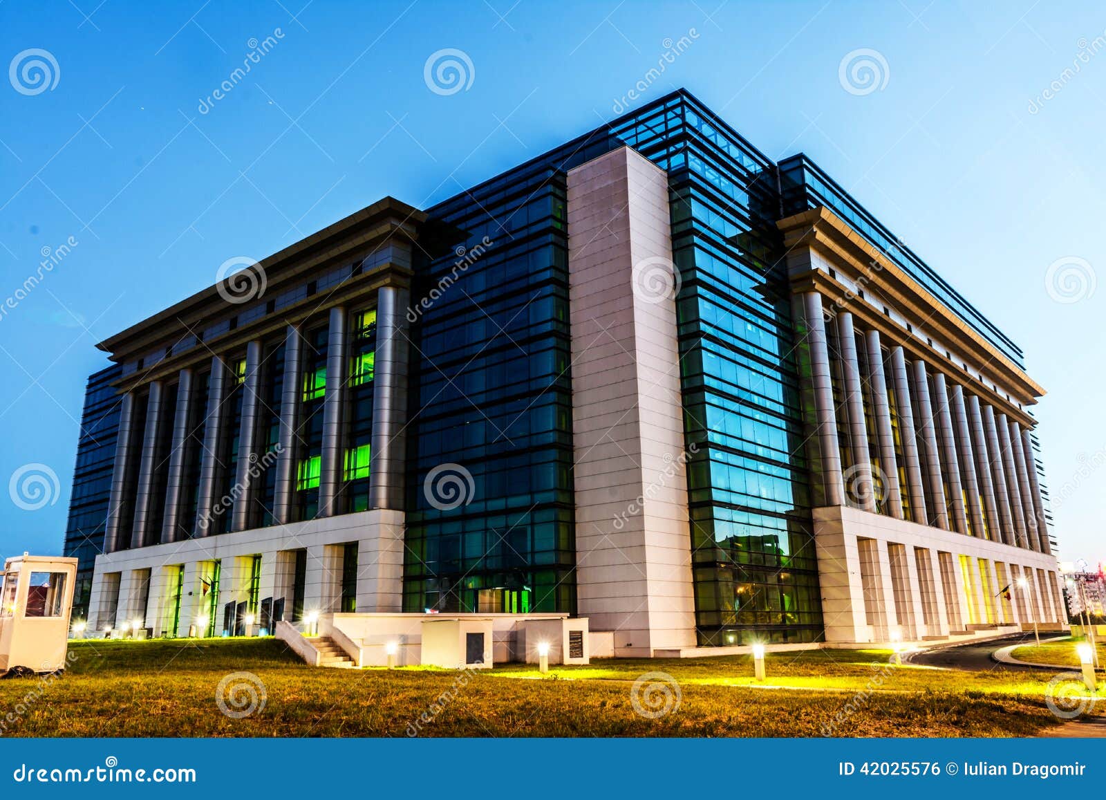 National Library, Bucharest Stock Photo - Image of bookcase, library ...