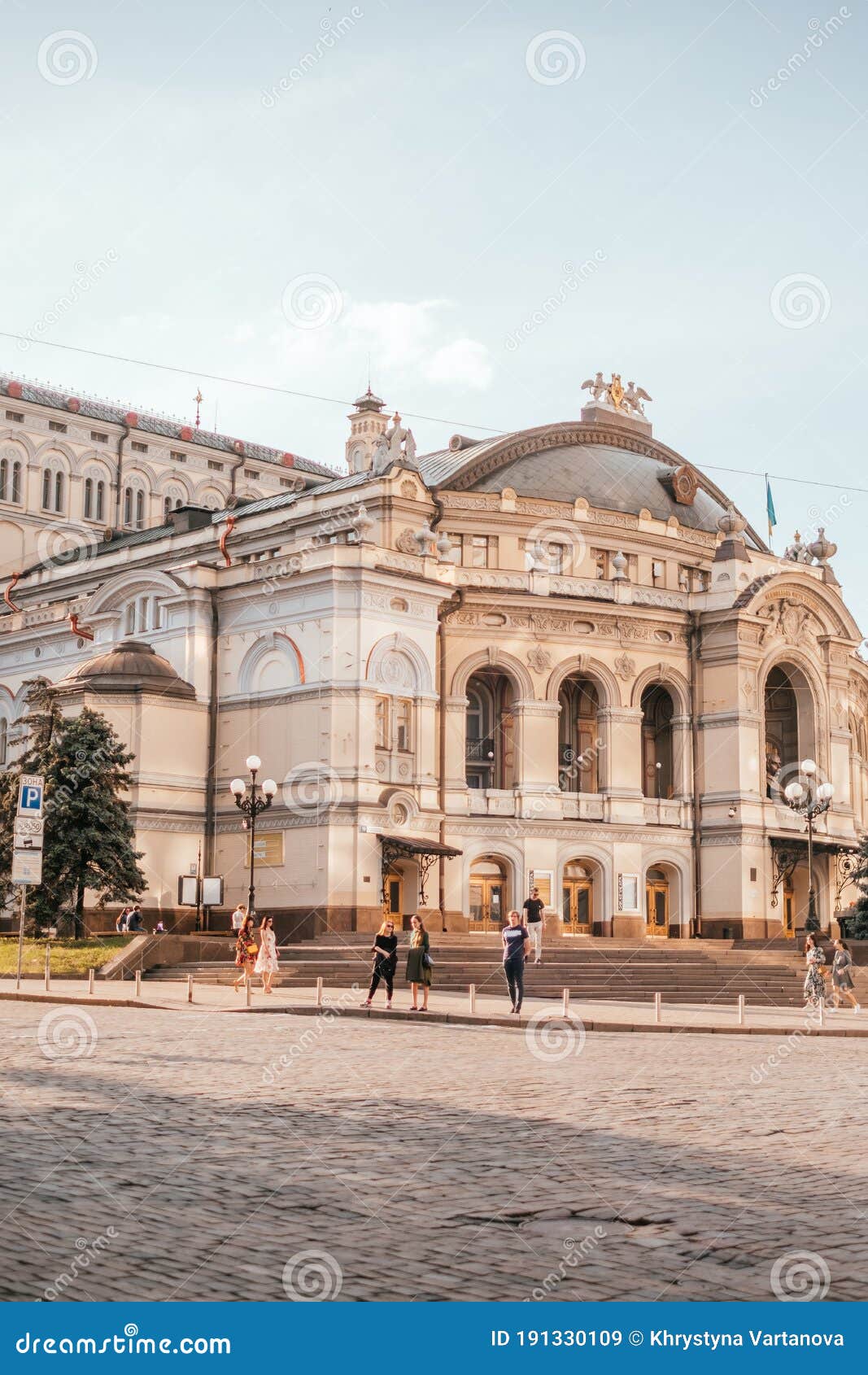 National Opera of Ukraine in Kyiv Editorial Stock Image - Image of ...