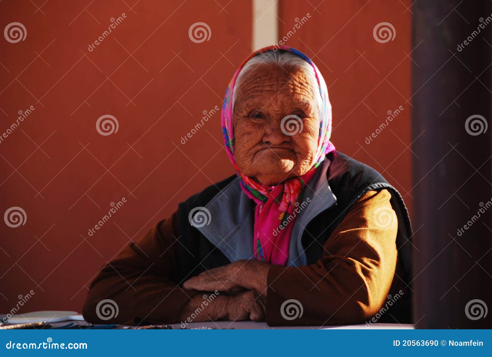Native American old woman editorial image. Image of senior - 20563690