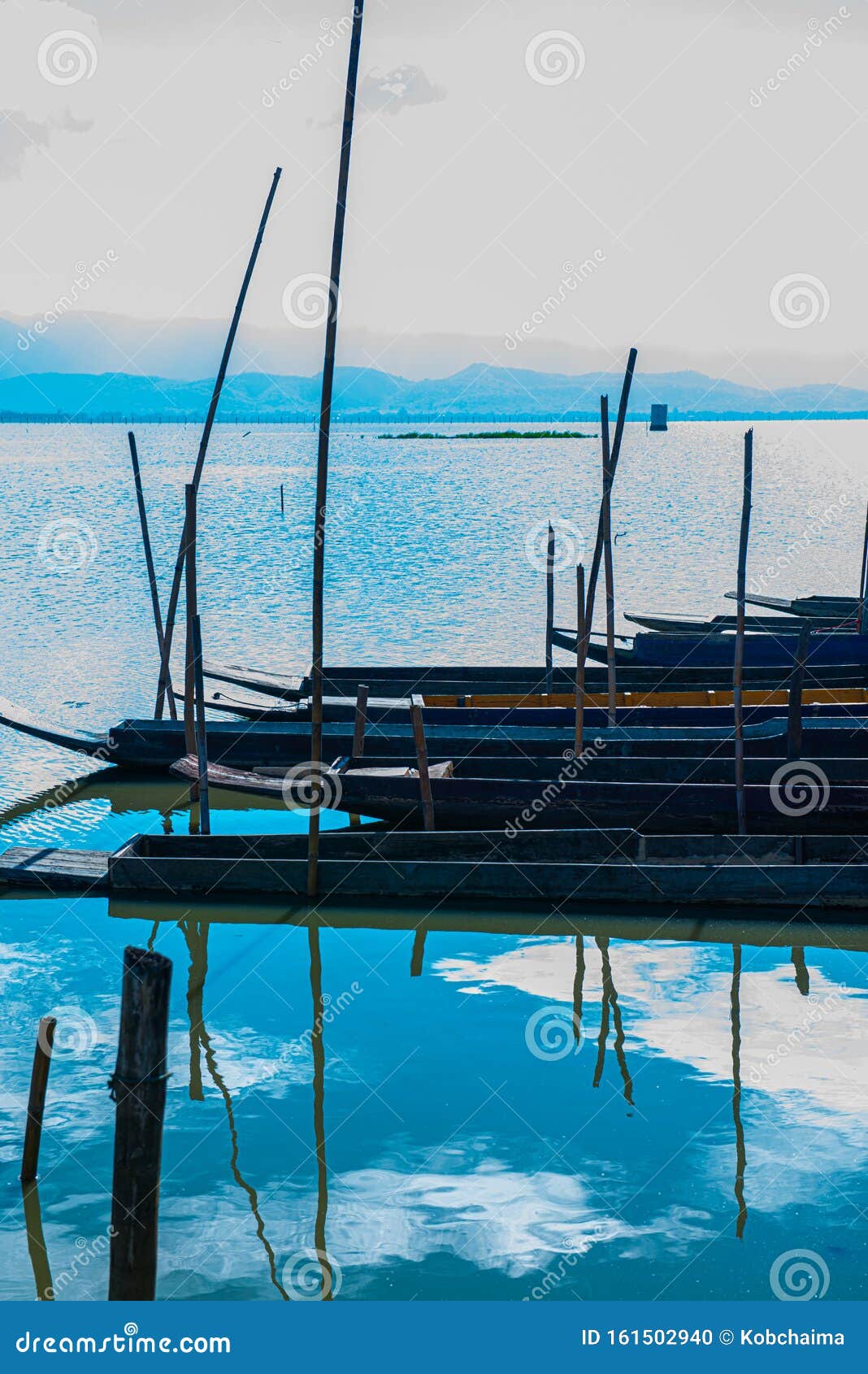 Native Thai Boat in Kwan Phayao Lake Stock Photo - Image of traditional ...