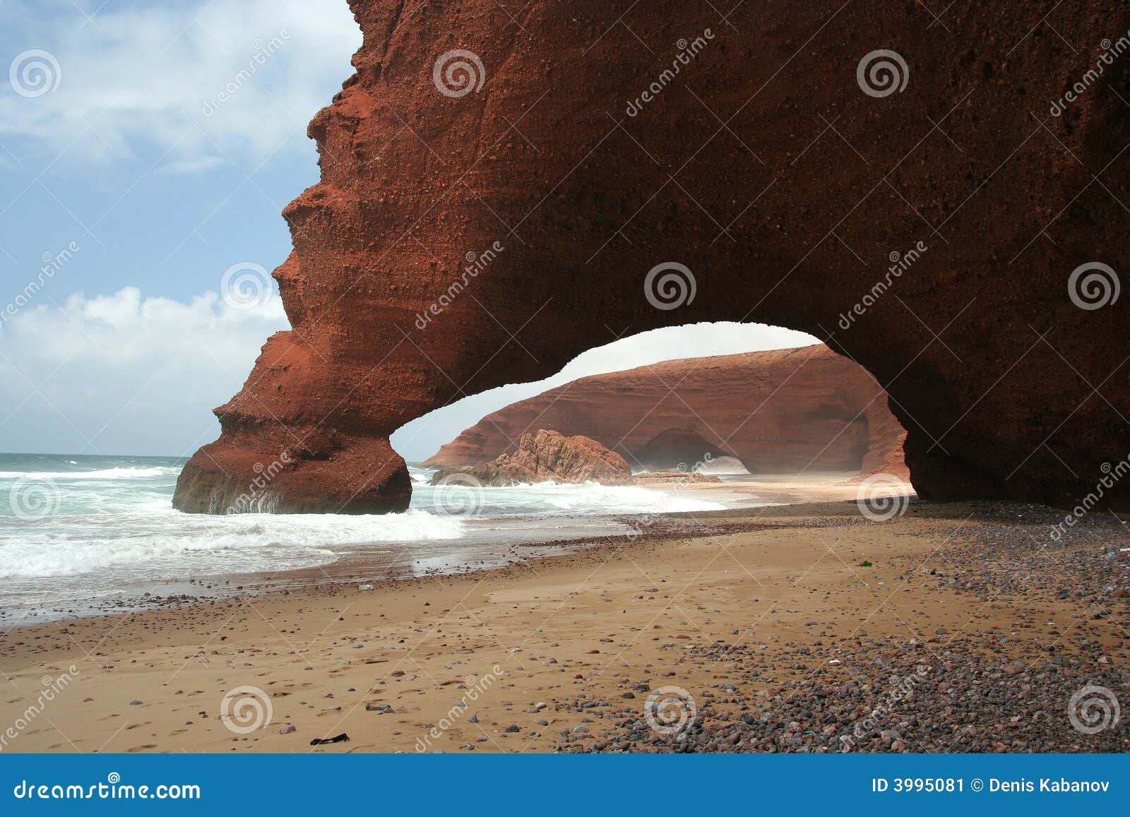 Natural arc and ocean stock image. Image of beach, coast - 3995081