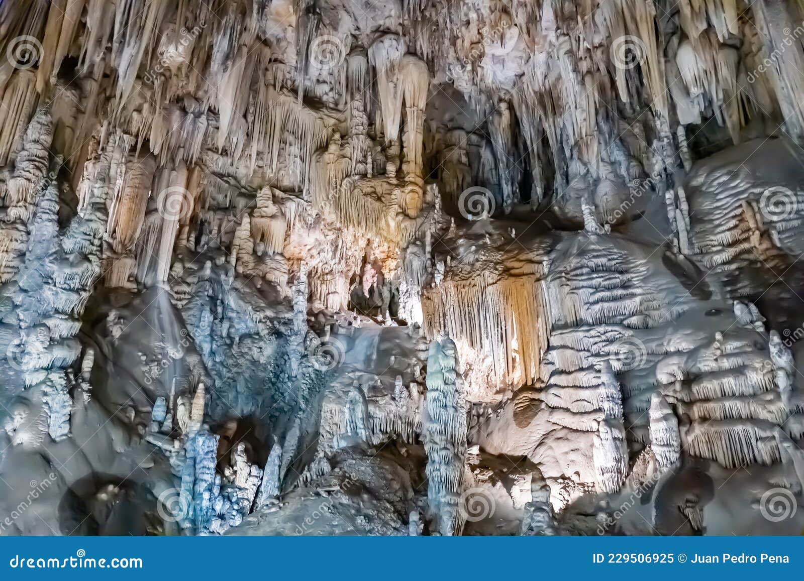 Cave Stalactite and Stalagmite Formations Stock Image - Image of earth ...