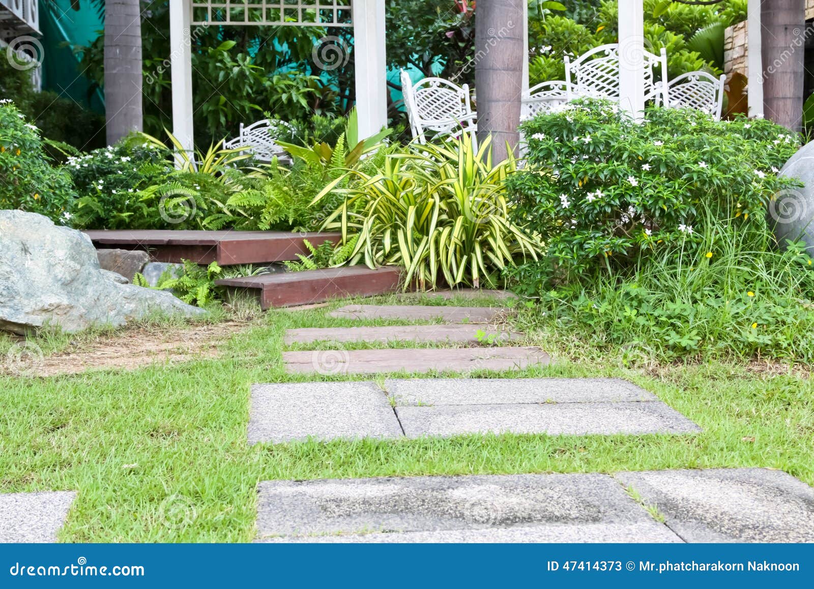 Natural Flagstone Path Landscaping in Home Garden Stock Image - Image ...