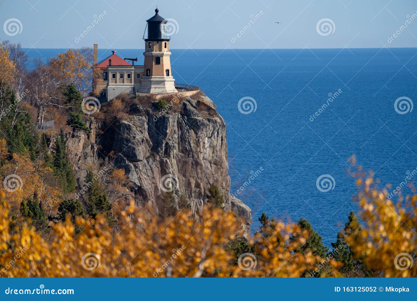 Natural Framing of Split Rock Lighthouse on the North Shore of ...