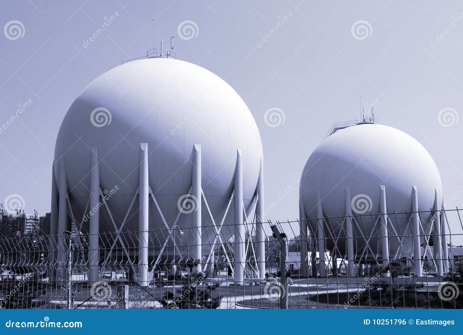 Natural Gas Factory stock photo. Image of dangerous, chemistry - 10251796