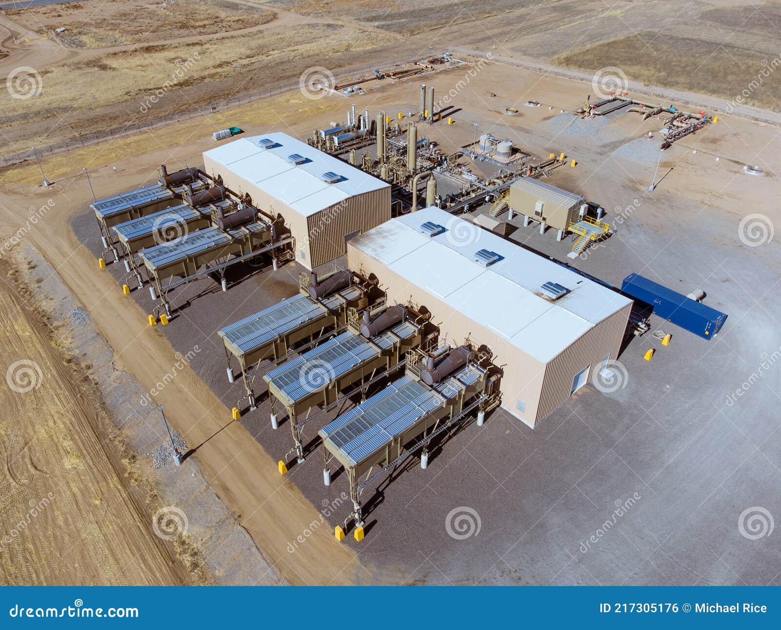 Natural gas processing stock photo. Image of facility - 217305176