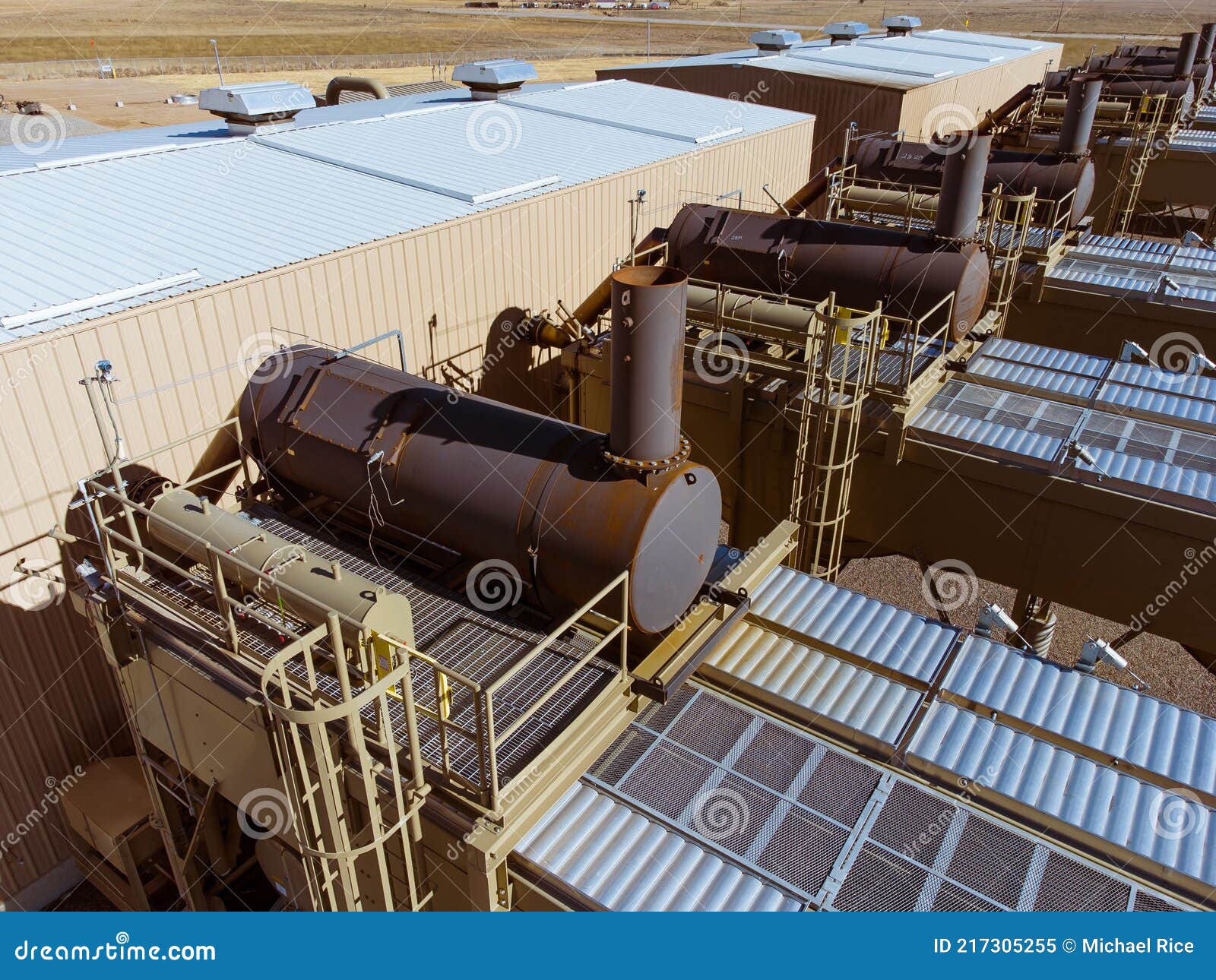 Natural Gas Processing Facility Stock Image - Image of plains, panels ...