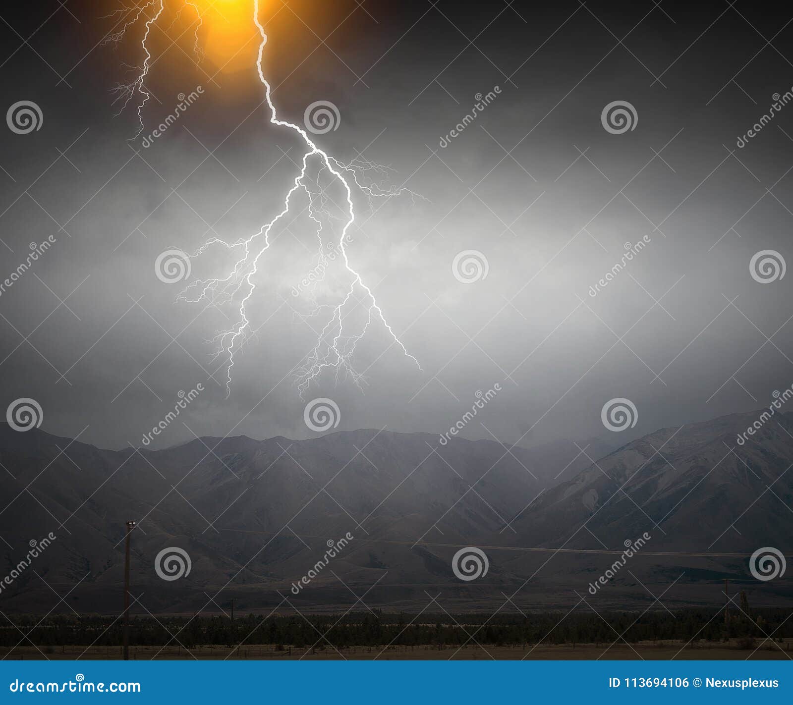 Dramatic Thunder Background Stock Photo - Image of meteorology, bolt ...