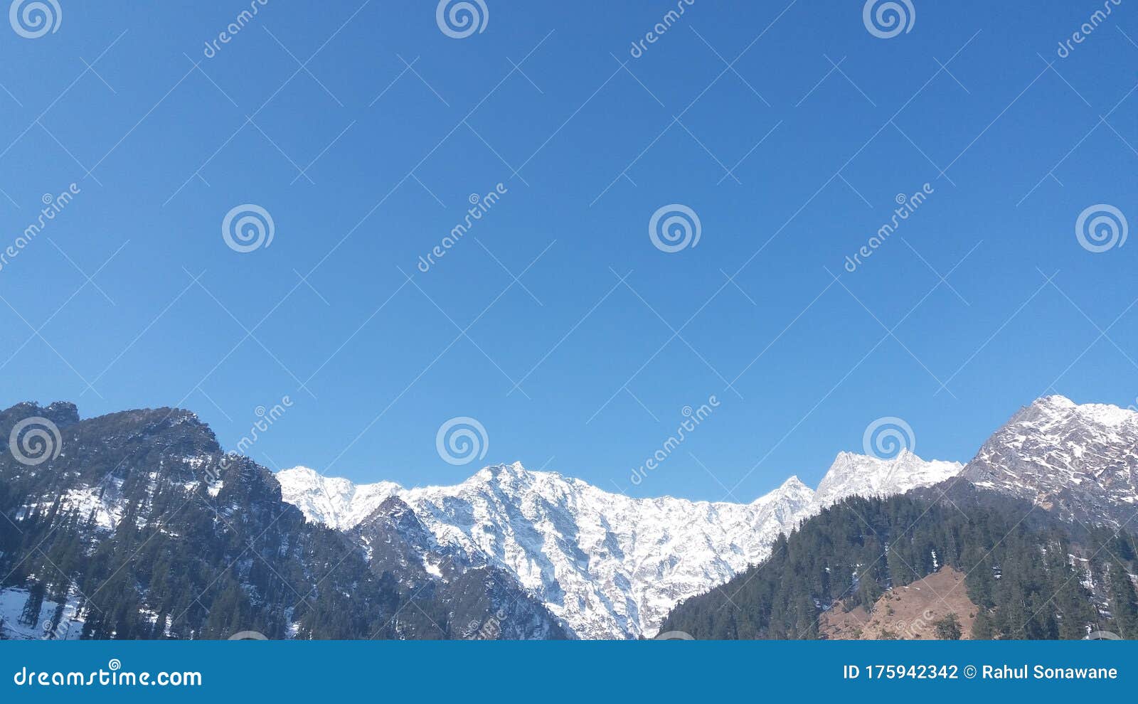 Natural Manali Snow Mountain Blue Sky Stock Photo - Image of mountain ...