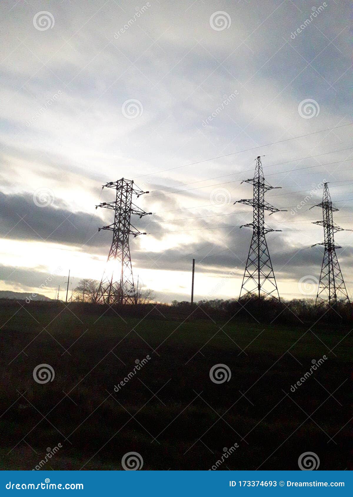 Naturaleza Simple En El Campo Imagen de archivo - Imagen de cielo, cubo ...