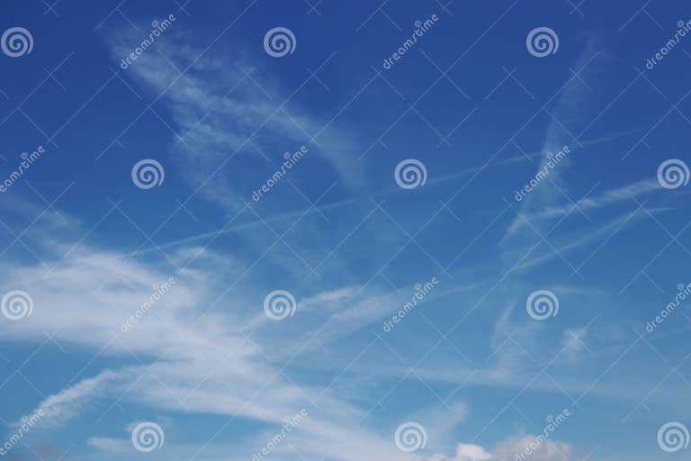 Nature Background 3867 Blue Sky with Diffuse White Clouds and Lines ...