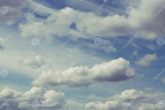 Nature Background 3799 Cloudy Blue Sky with White Puffy and Diffuse ...