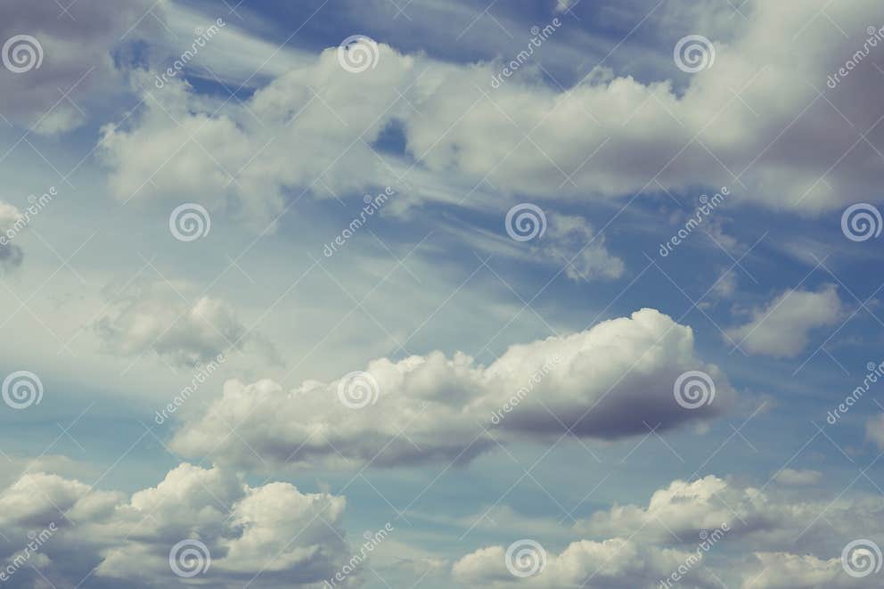 Nature Background 3799 Cloudy Blue Sky with White Puffy and Diffuse ...