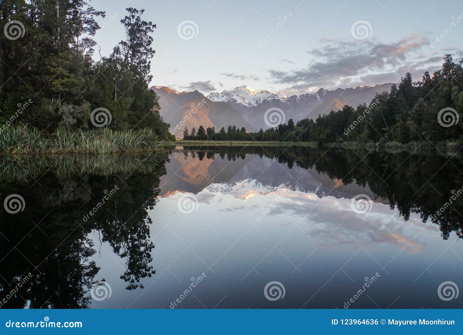 Mirror Lake Nature Landscape of Lake Matheson with Reflection Sunset ...