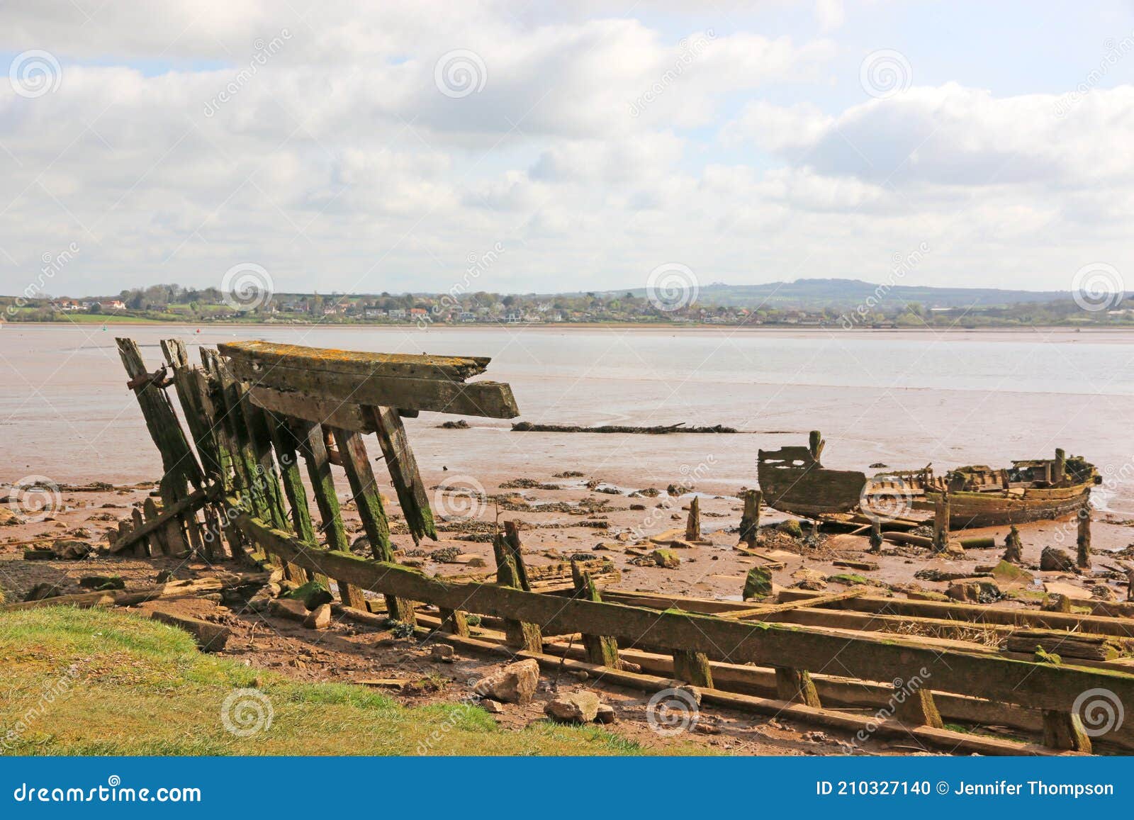 Naufrágio No Estuário Do Rio Exe Foto de Stock - Imagem de céu ...