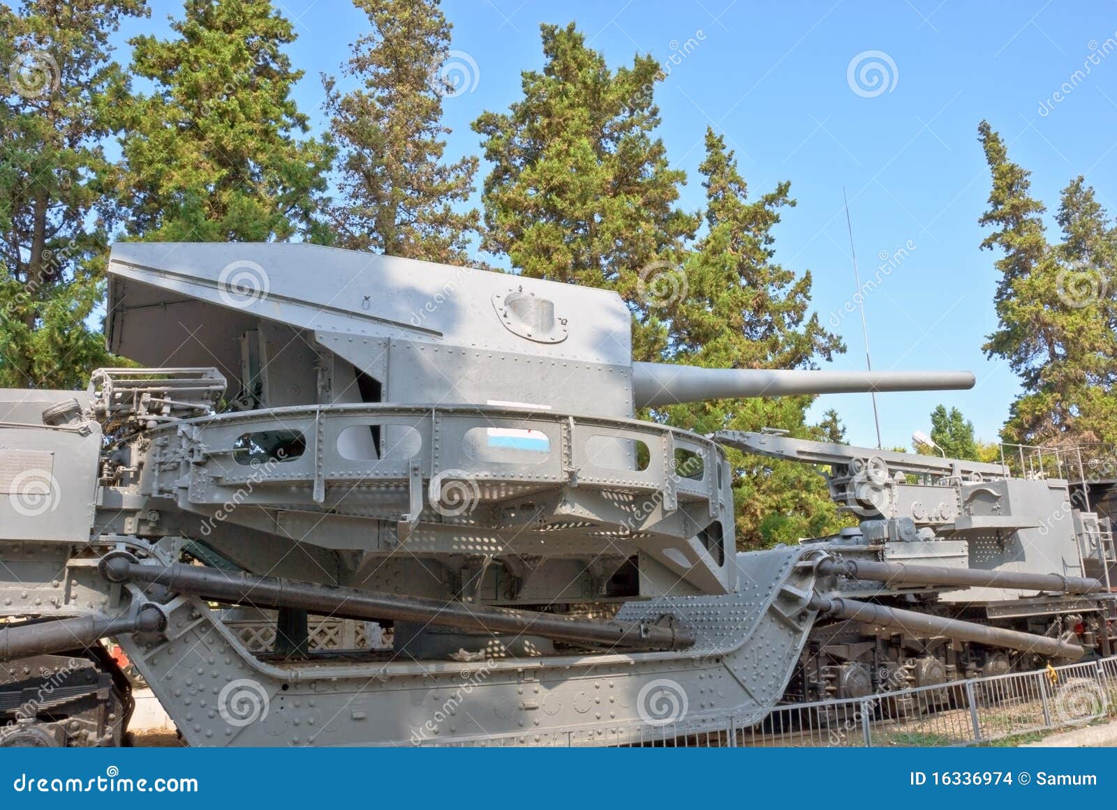 Naval Cannon of WW2 on Railway. Stock Photo - Image of park, ukraine ...