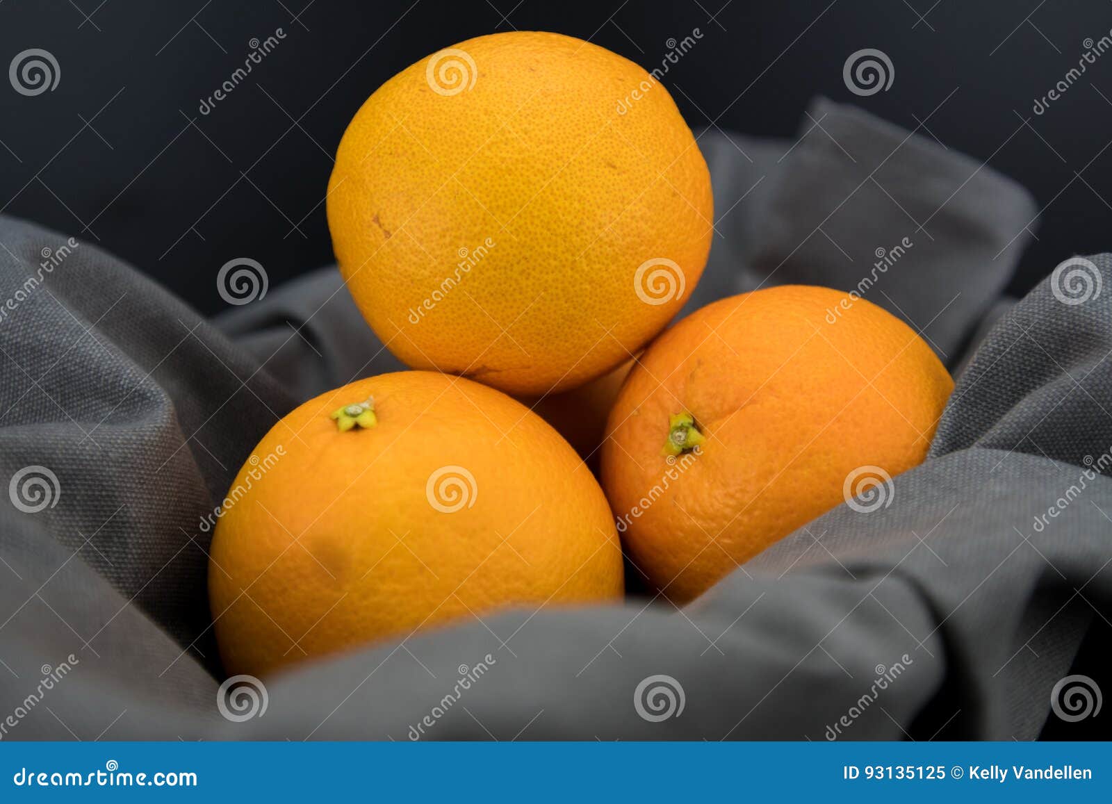Naval Oranges in Bowl stock image. Image of bowl, stack - 93135125