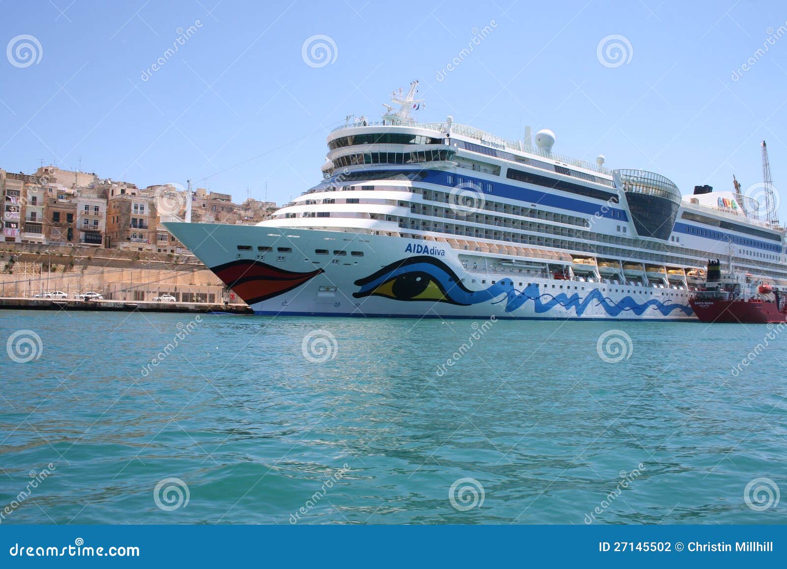 Nave da crociera di AIDA fotografia editoriale. Immagine di nautico ...