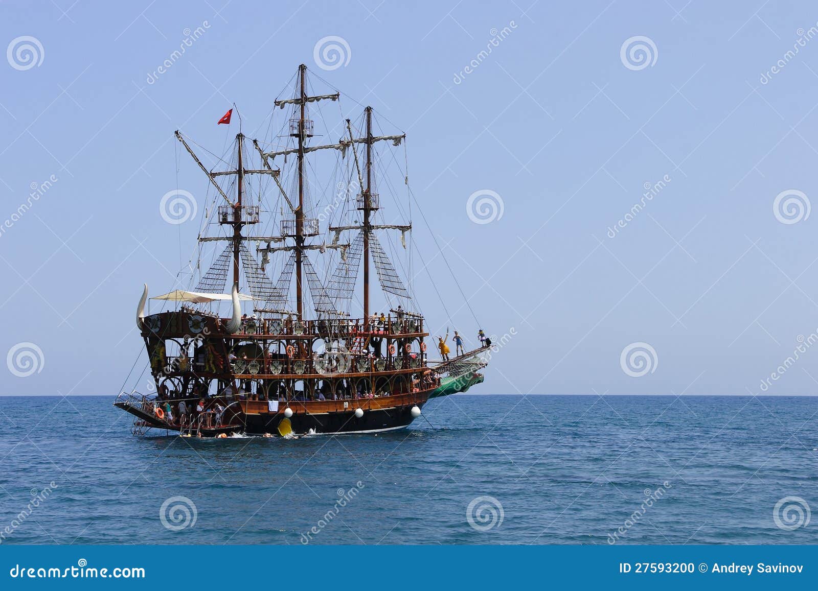 Nave de pirata imagen editorial. Imagen de paisaje, acceso - 27593200