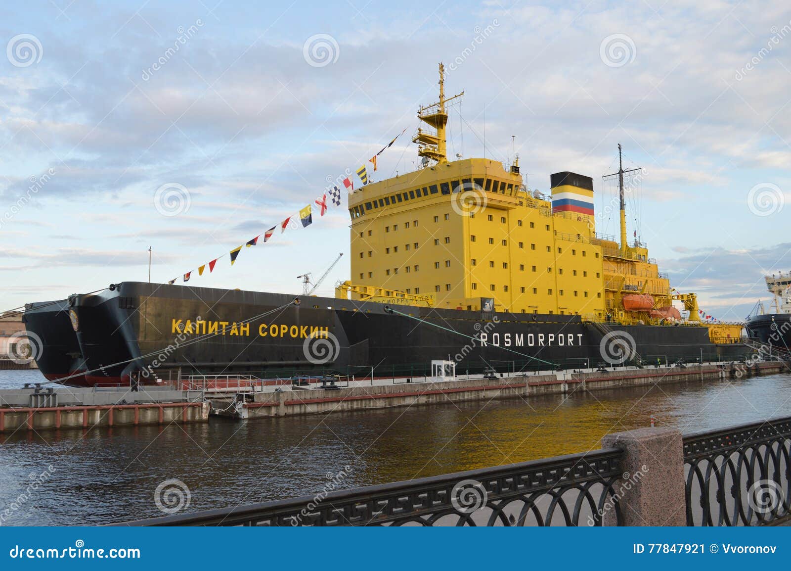 Nave del rompighiaccio fotografia editoriale. Immagine di europa - 77847921