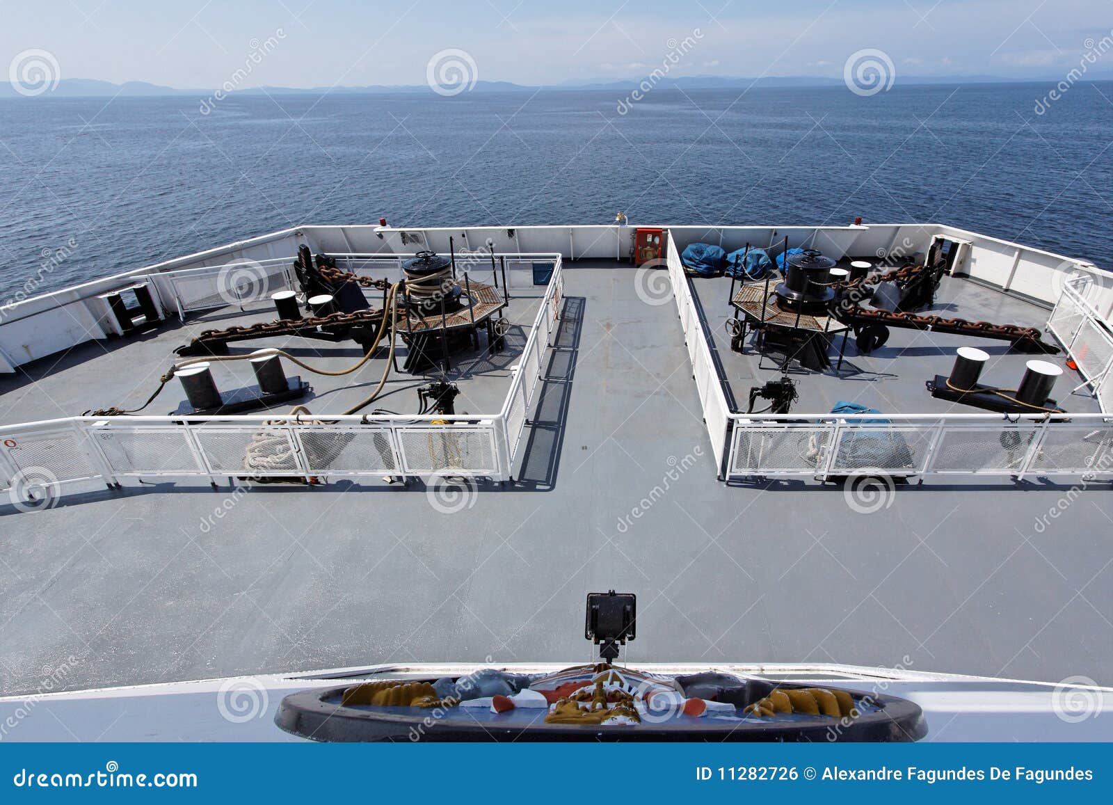 Nave nel Mediterraneo fotografia stock. Immagine di mare - 11282726